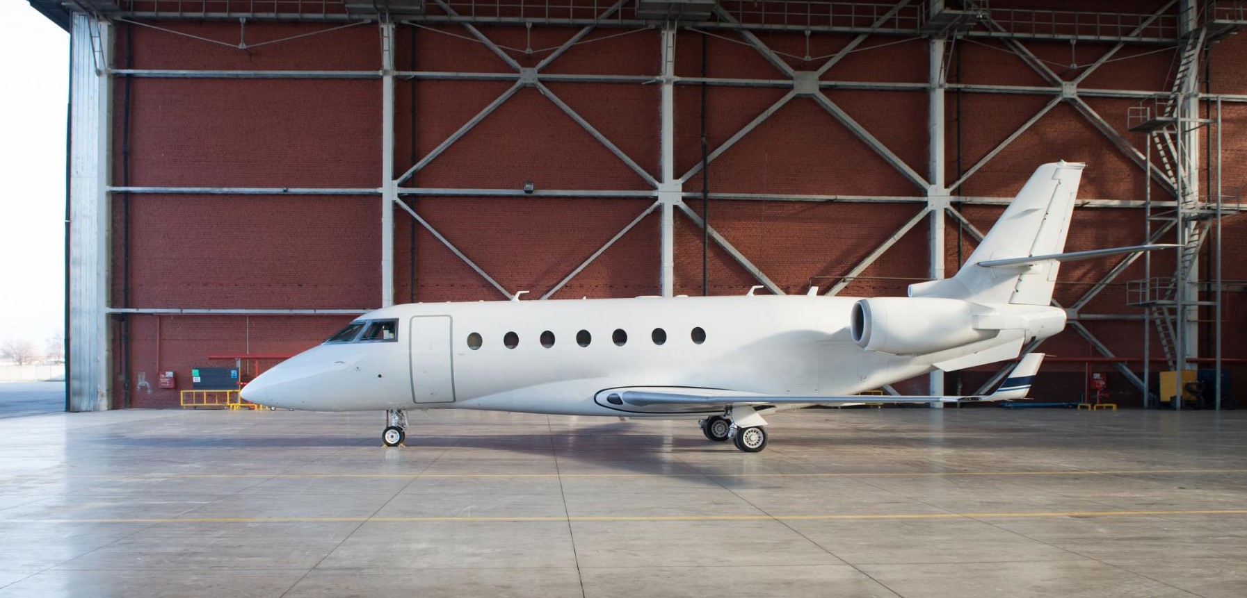 Flying in Luxury: Exploring the Gulfstream G-280